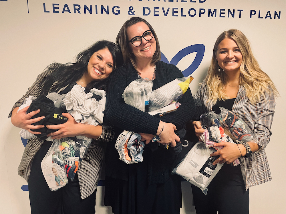 Leadr Celebrates The Holidays With First-Annual Season of Giving